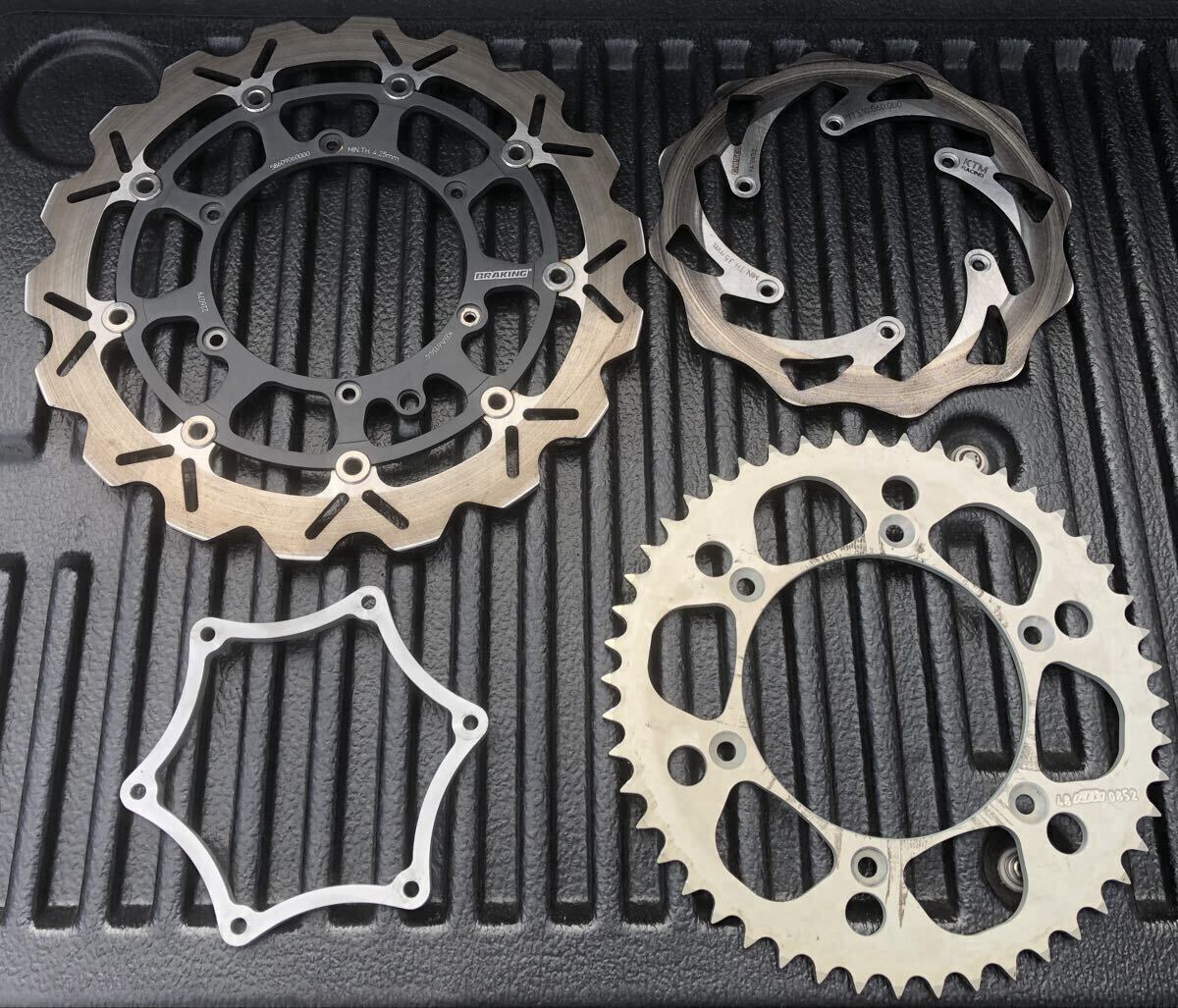 Yahoo!オークション - KTM HUSQVARNA 前後ブレーキディスク スプロケッ...