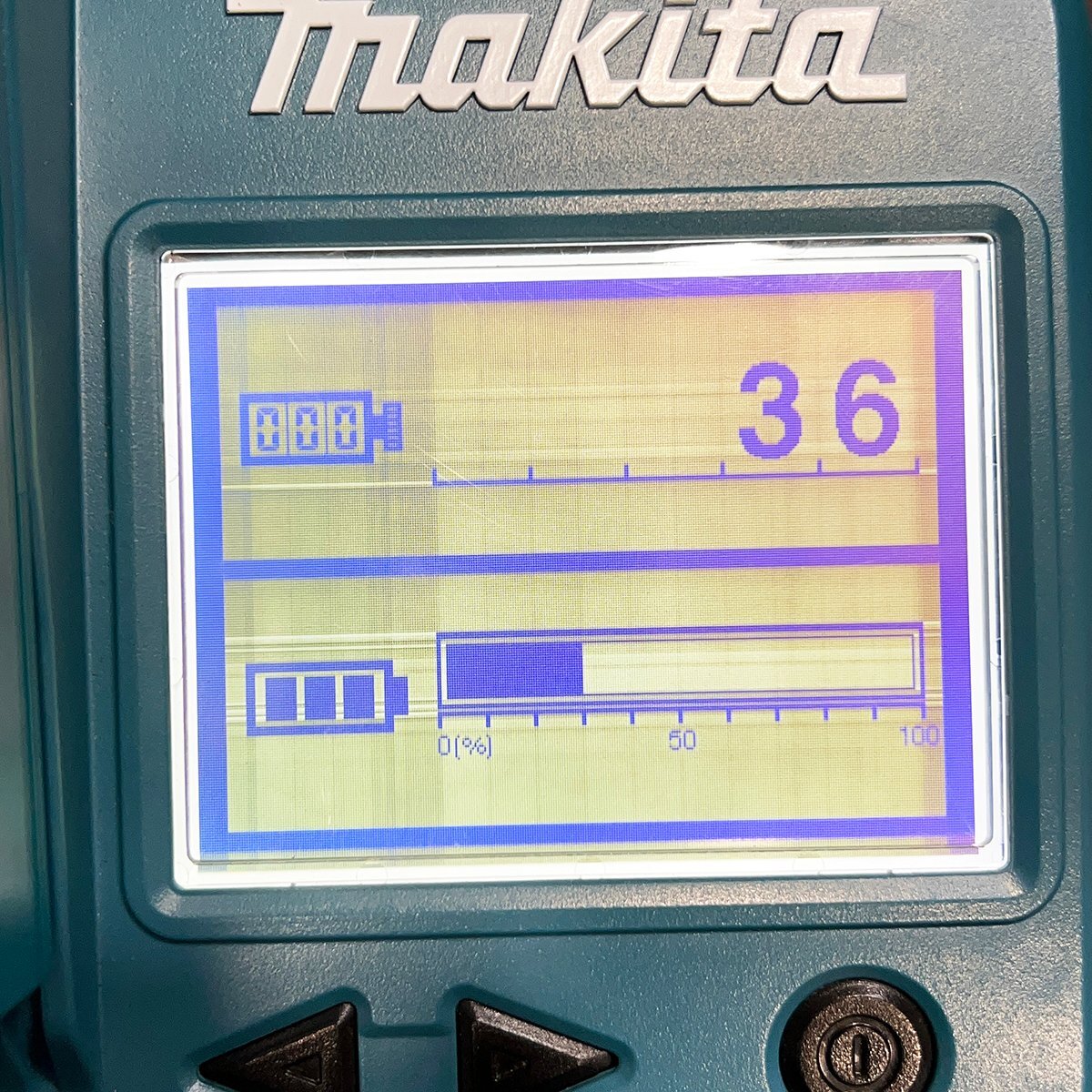 訳あり品 makita マキタ リチウムイオンバッテリー 40Vmax 2.5Ah 充電回数36回 寿命3/4 T287(その他)｜売買されたオークション情報、yahooの商品情報をアーカイブ ...