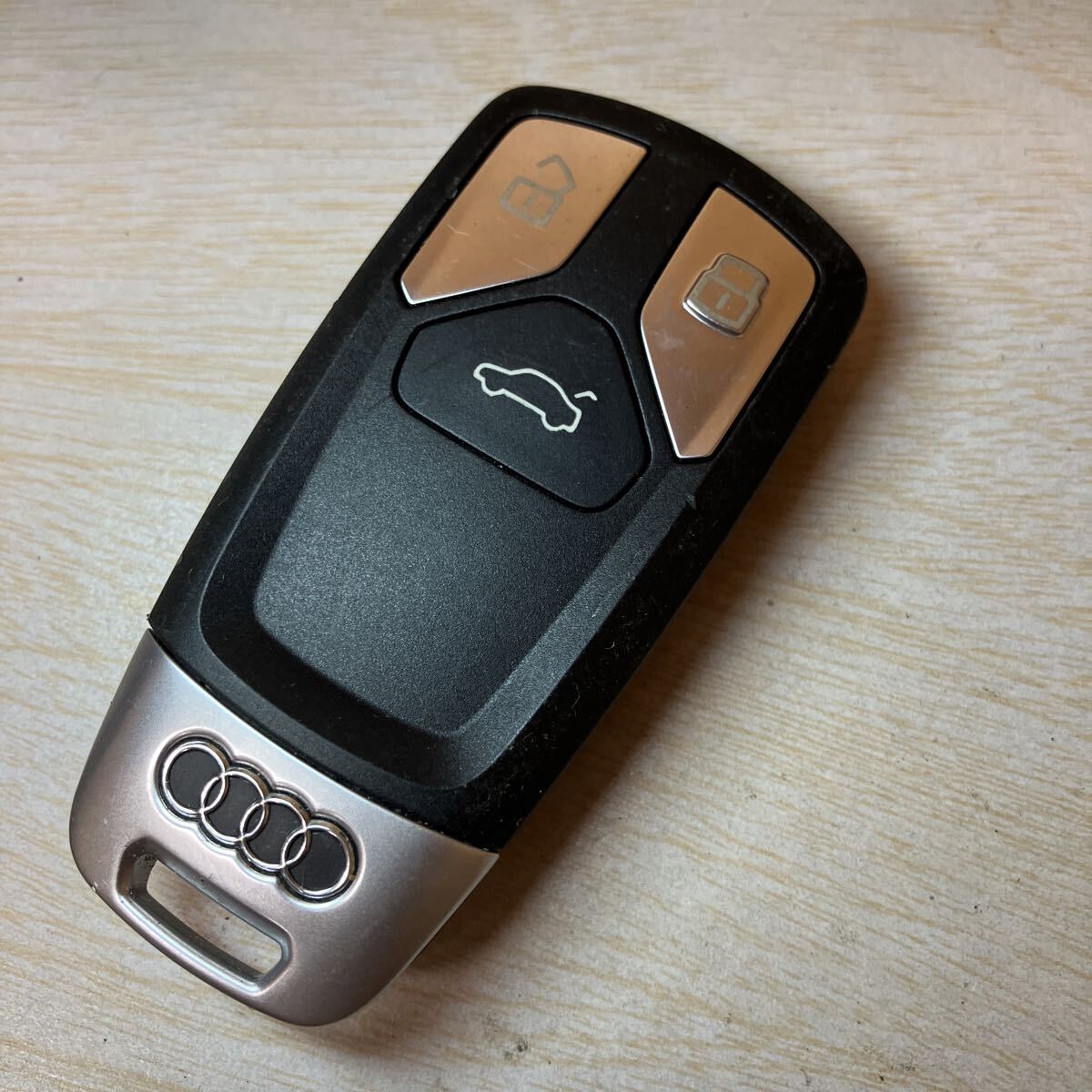 Yahoo!オークション - 輸7155 アウディ audi 純正 キーレス A4 A5 A6 A...