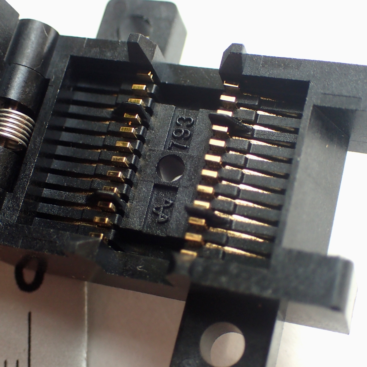 Yahoo!オークション - 24P SOP ICソケット IC51-0242-793 IC テスト ...