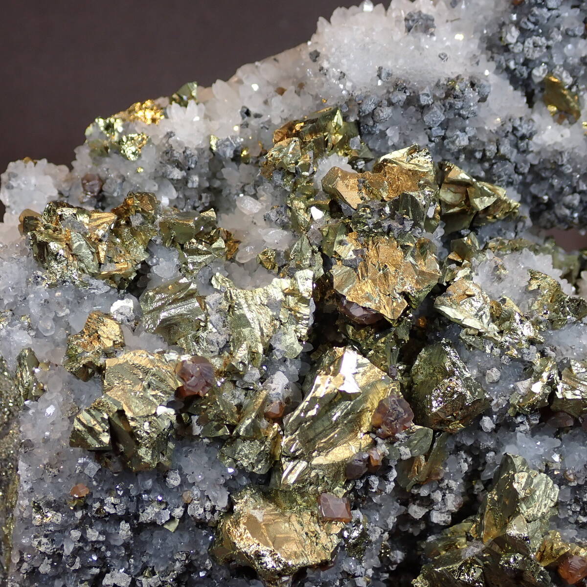 日本産鉱物 黄銅鉱の結晶 秋田県鹿角市尾去沢鉱山産 重さ約 約2，5kg(原石)｜売買されたオークション情報、yahooの商品情報をアーカイブ公開 - オークファン（aucfan.com）