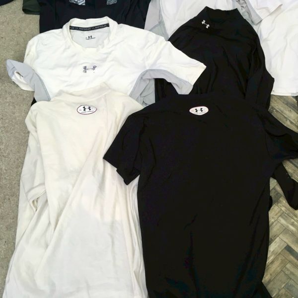 Yahoo!オークション - 【A267】アンダーアーマーまとめ25点 トップス21...