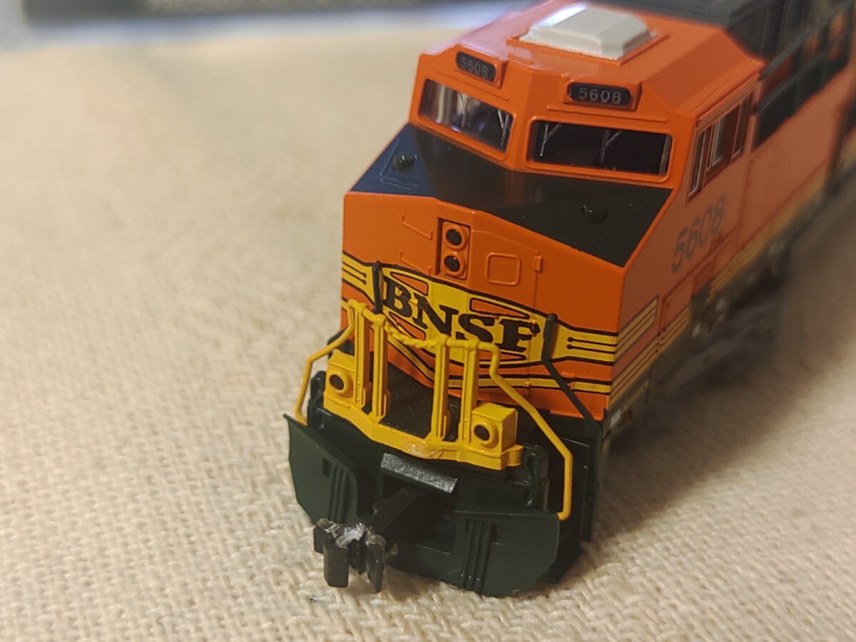 Yahoo!オークション - KATO 176-7111 BNSF鉄道 ディーゼル機関車 AC440...