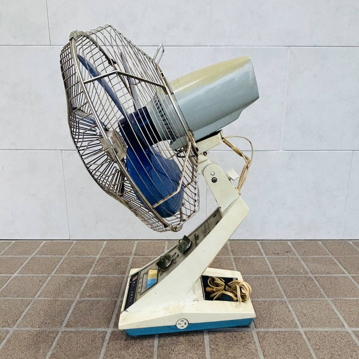 動作品 希少 昭和レトロ 家電 扇風機 National ナショナル パナクール デラックス F-35FG ブルー3枚羽根 羽根径 35㎝ 当時物 NC2376 検i(中古)のオークション落札情報