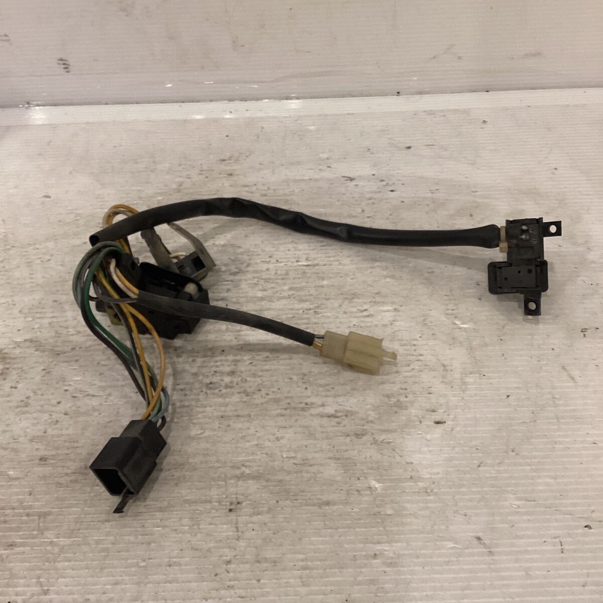 M39-11 スズキ レッツ2 CA1PA ハンドルスイッチ み 純正部品(スズキ用)｜売買されたオークション情報、yahooの商品情報をアーカイブ公開 - オークファン（aucfan.com）