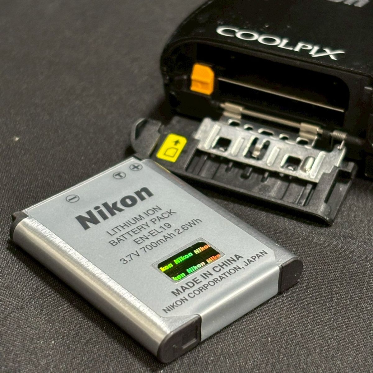 Yahoo!オークション - CJM521H Nikon ニコン COOLPIX S3700 コンパクト...