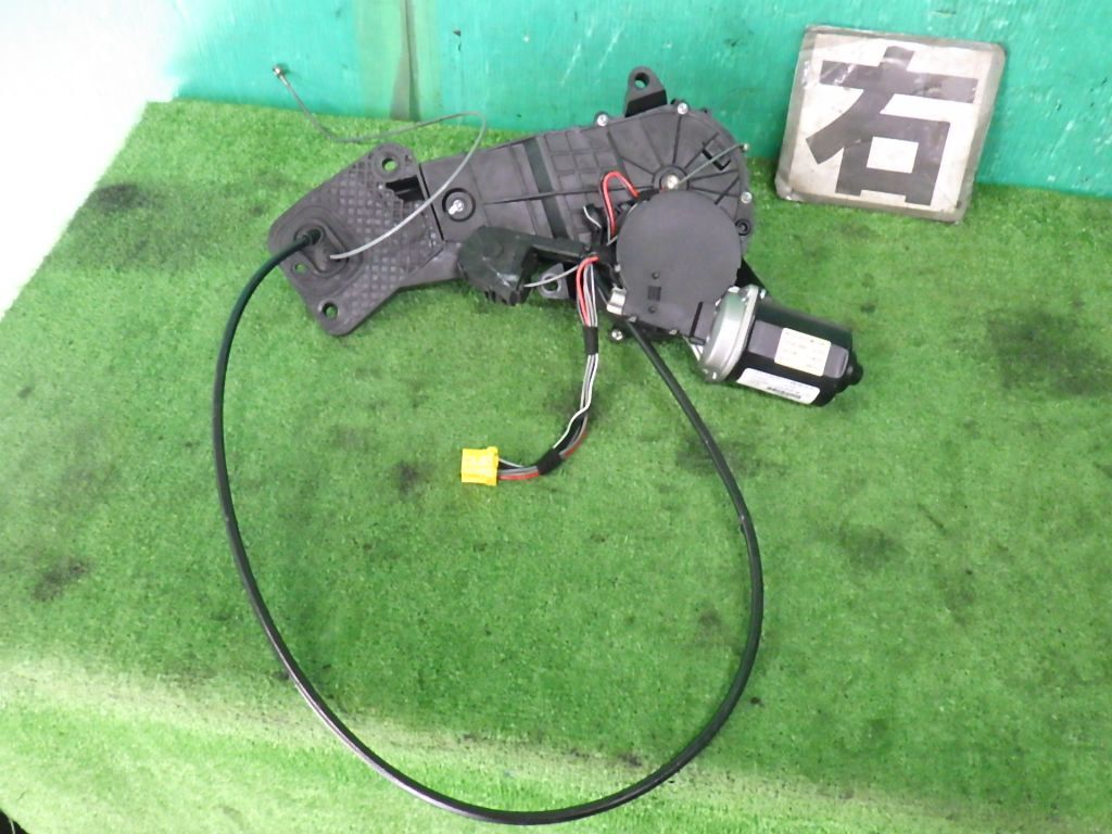 Yahoo!オークション - ベンツV350[W639後期]右スライド ドア モーター ...