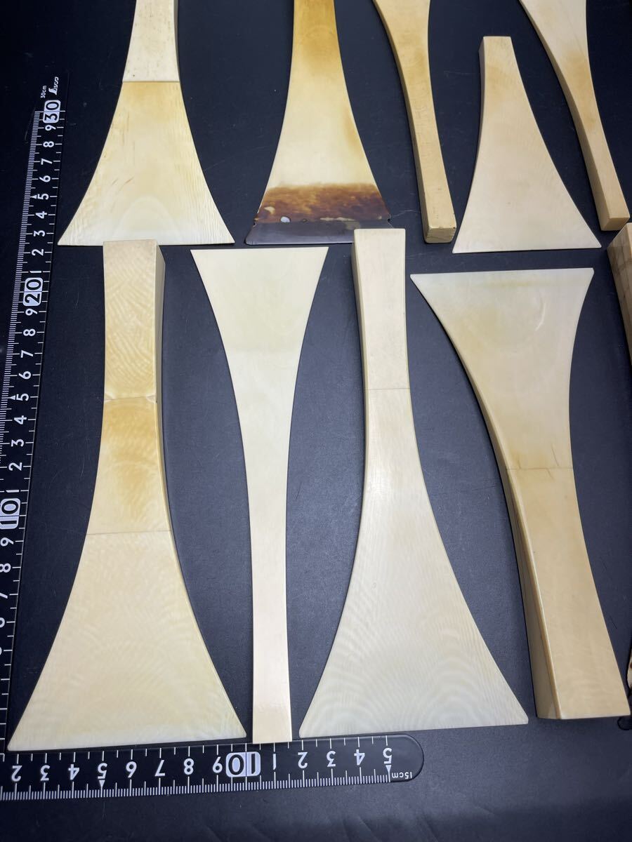 Yahoo!オークション - A8k16 鯨歯風 14点 734g オマケ品4点384g三味...