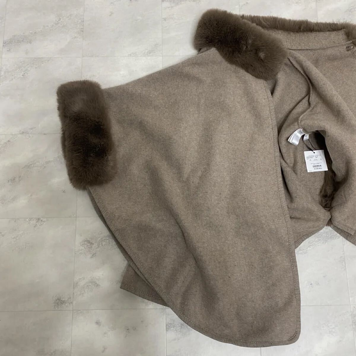 Yahoo!オークション - 新品 未使用 Elura レディース マント ポンチョ ...