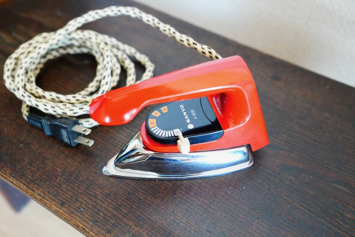 Yahoo!オークション - [aa720] 小さな レトロアイロン サンヨー自動ミ...