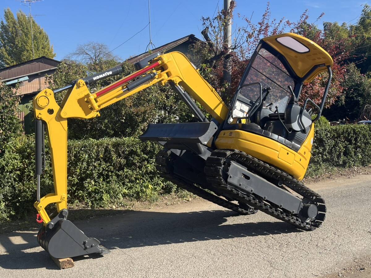 Yahoo!オークション - コマツ ミニユンボ 3トンクラス PC28UU－3...