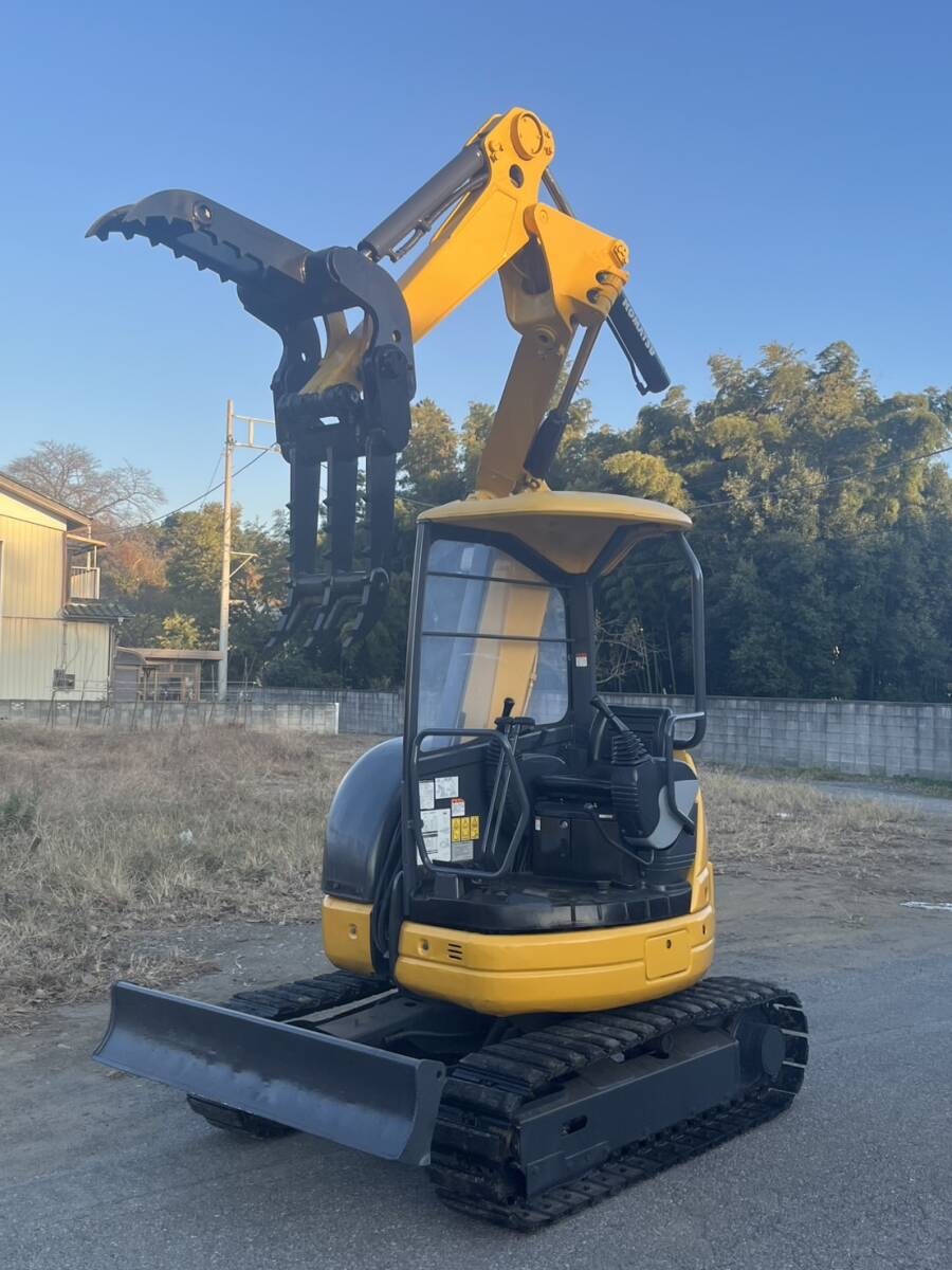 Yahoo!オークション - コマツ ミニユンボ 3トンクラス PC28UU－3...