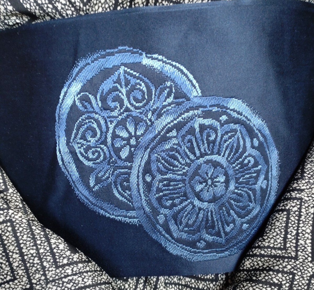 Yahoo!オークション - 夜桜 袷お着物 正絹 上質な民藝紬 お洒落小紋 ...