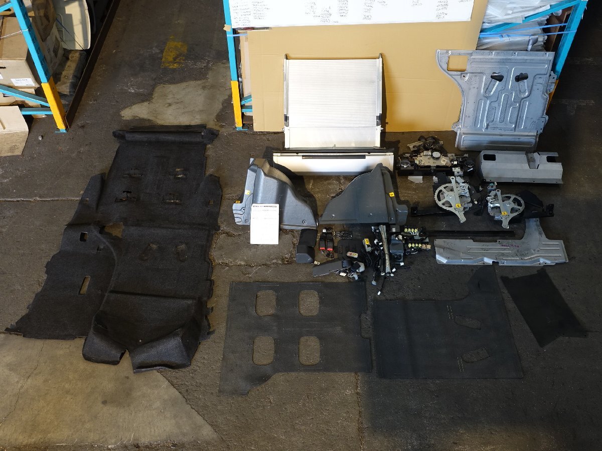 Yahoo!オークション - 9037 ノア ZRR75G R車椅子スロープ 車いすウイン...