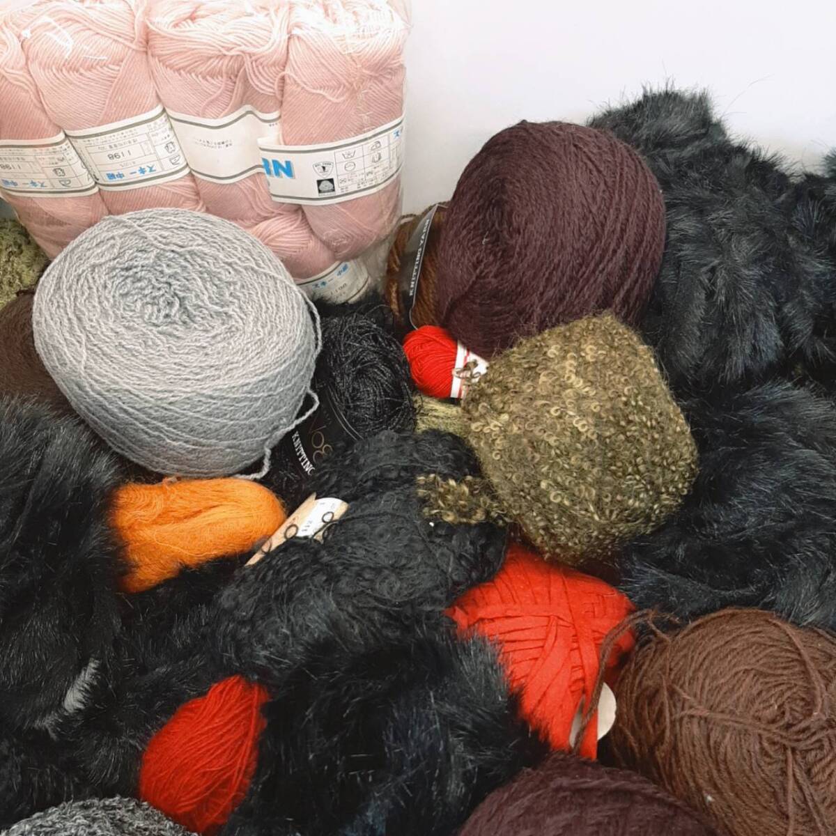 Yahoo!オークション - w200 毛糸 まとめ 大量 約5.5kg 編物 手芸 手編...