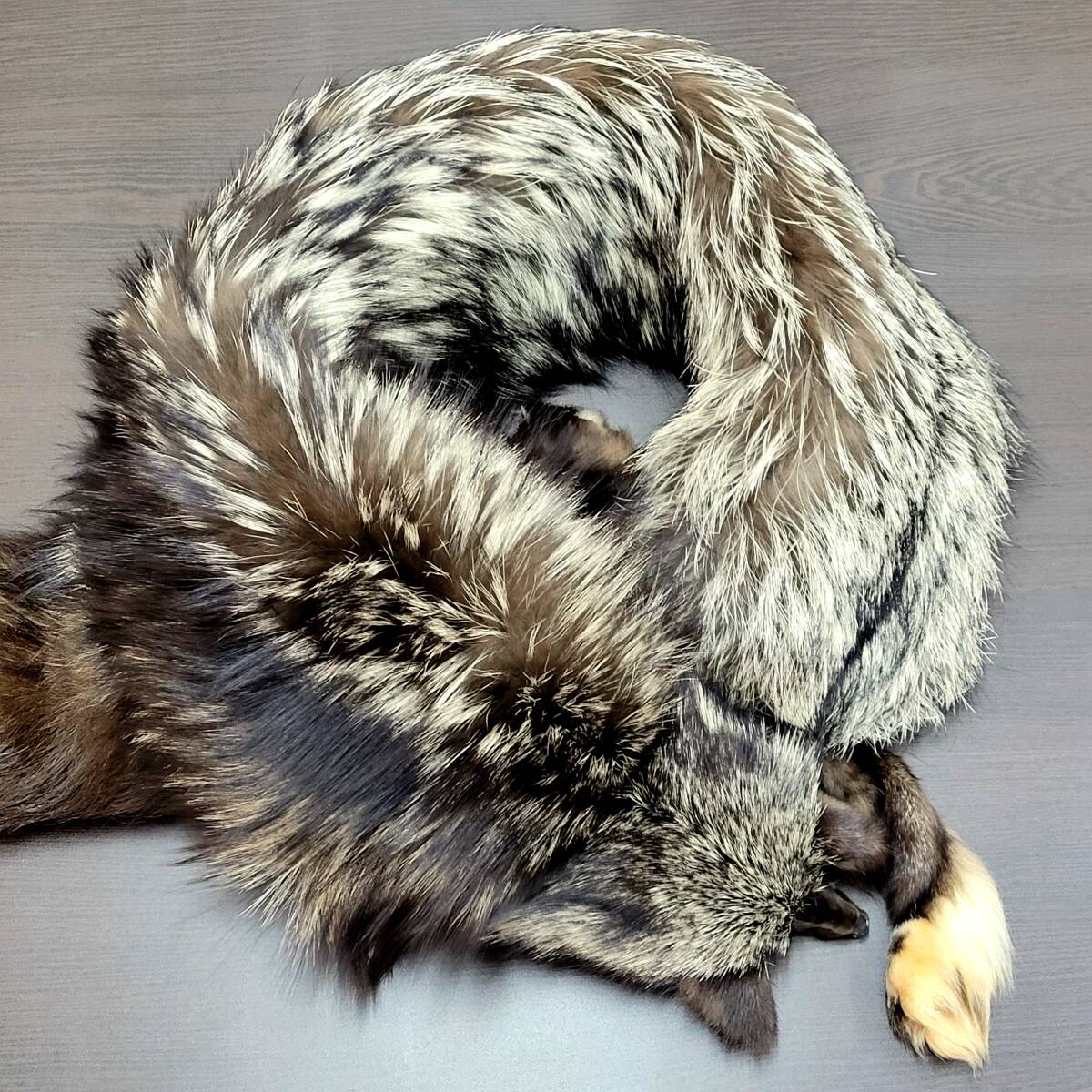 Yahoo!オークション - 5565B フォックス ファー マフラー ブラウン系 ...