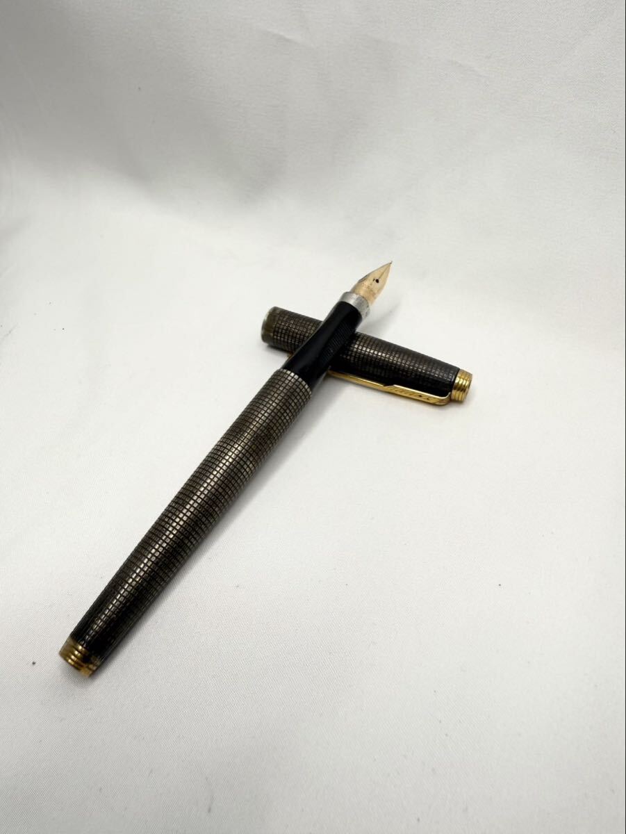 Yahoo!オークション - PARKER パーカー 万年筆 格子柄メタル軸 14K POI...