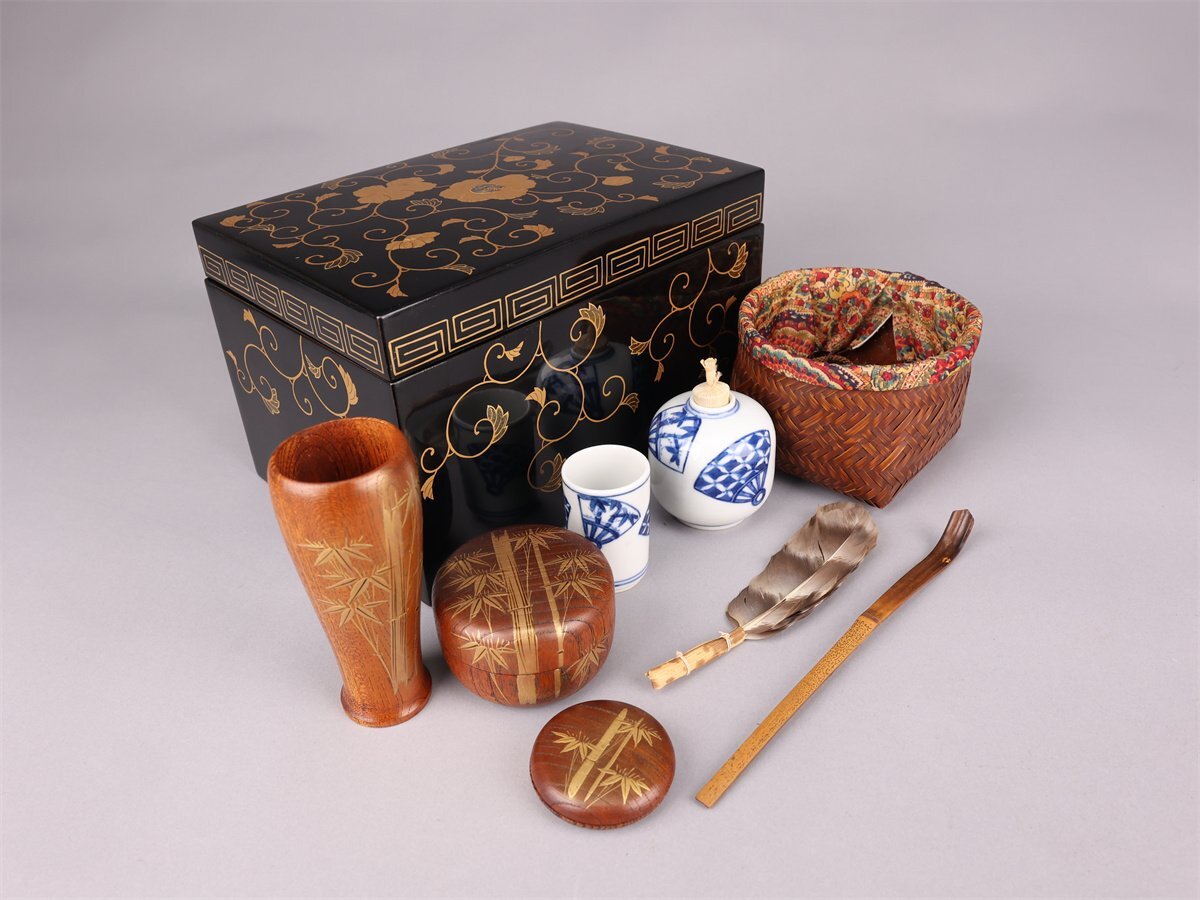 Yahoo!オークション - 【志】A685茶箱 一揃 木製 棗 香合 茶入 茶筅筒 ...