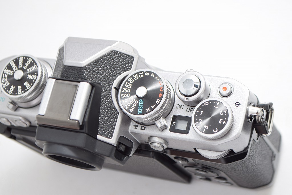 Yahoo!オークション - 美品 Nikon ニコン Zfc ボディ シルバー ショッ...