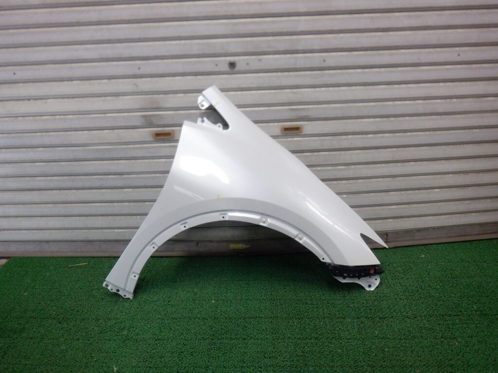 【樂淘letao】日本代購代標第一品牌－プリウス ZVW60/MXWH60 右フェンダー (A4295)