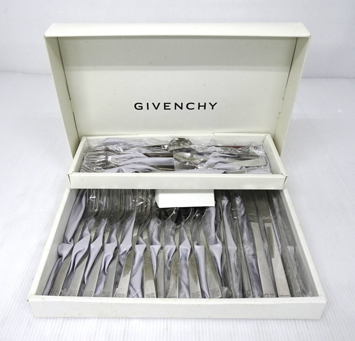 Yahoo!オークション - カトラリーセット GIVENCHY ジバンシィ 5種×5客...