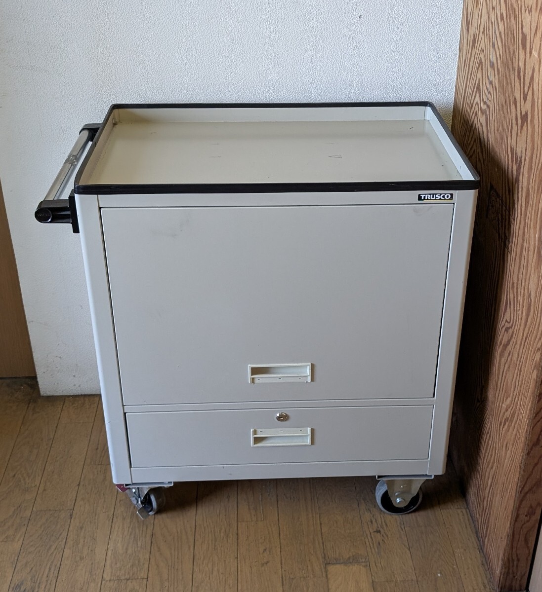 Yahoo!オークション - TRUSCOトラスコエースワゴン BM-10C ケント扉 Us...