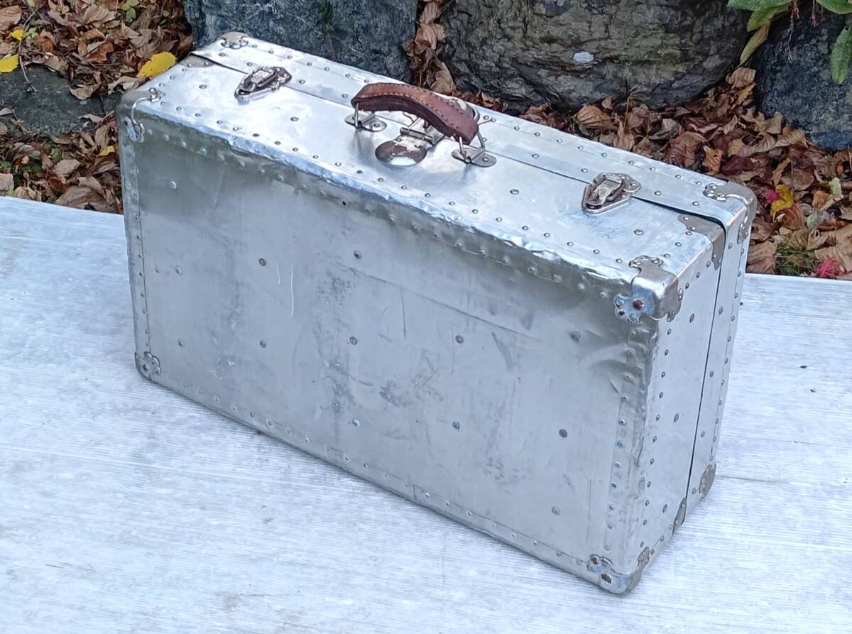 Yahoo!オークション - 古い大きなアルミのトランクケース 船舶 店舗什...