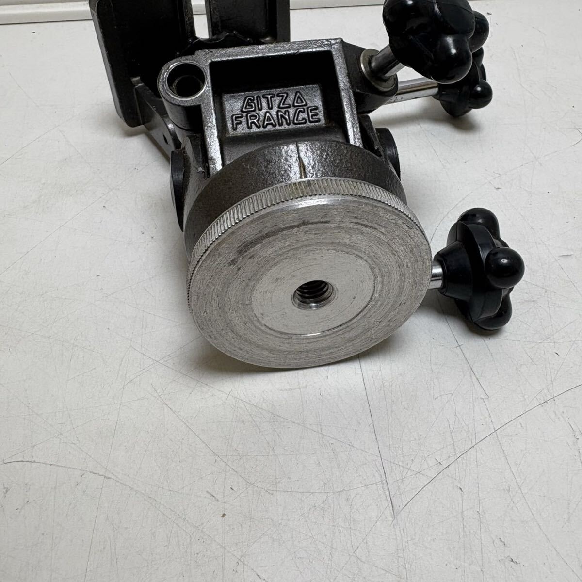 Yahoo!オークション - D118 GITZO R2 ＋ 雲台 ジッツオ パラソル万力 ...