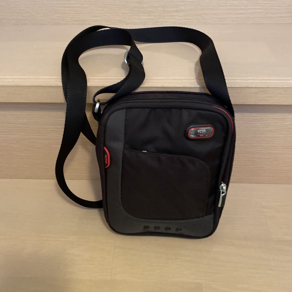 Yahoo!オークション - TUMI ショルダーバッグ