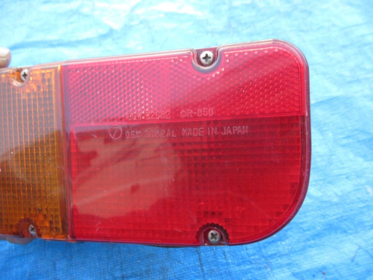 Yahoo!オークション - 11-2-7 サンバー トラック TT1 TT2 純正 テール...