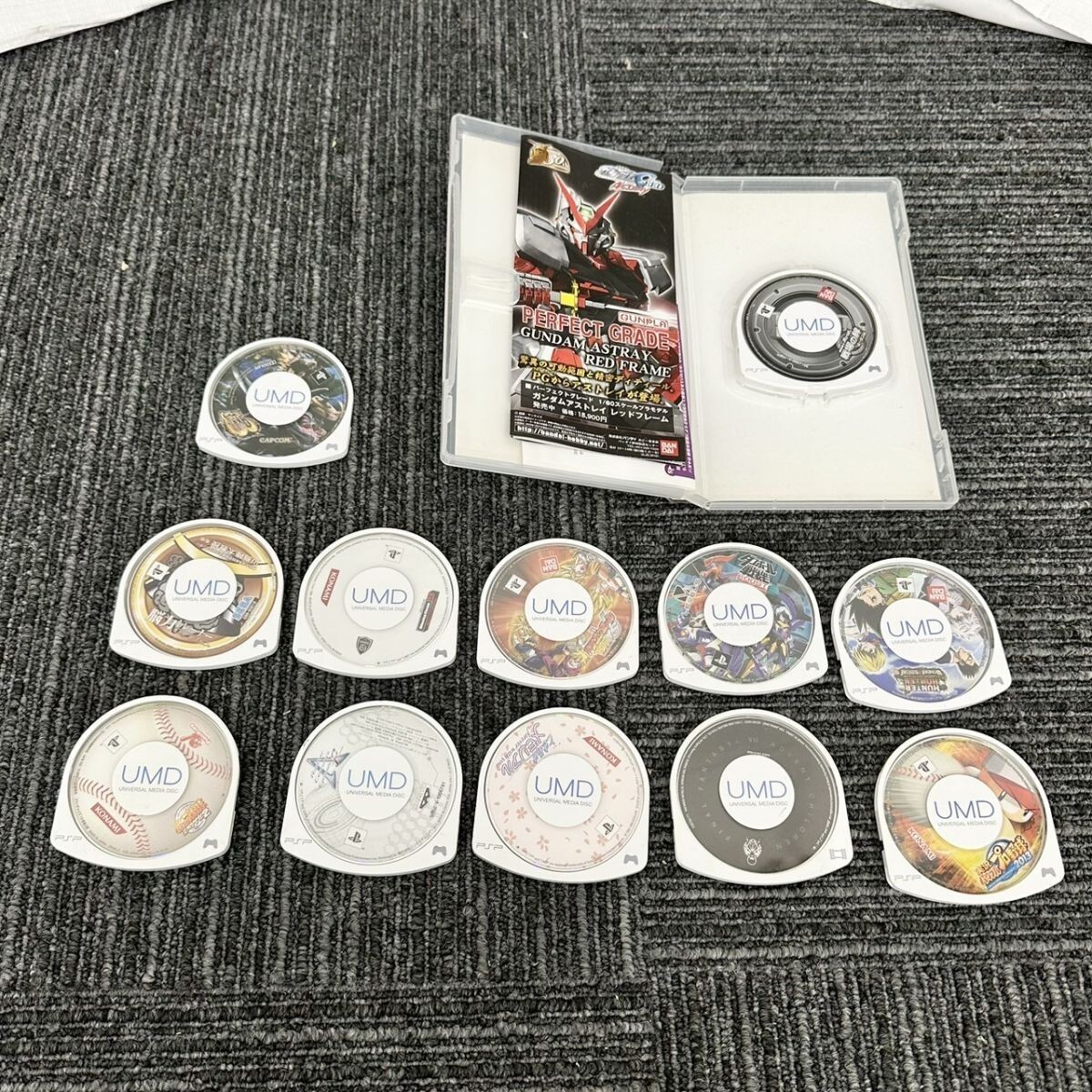 Yahoo!オークション - G020- SONY ソニー PSP ソフト32本セット サルゲ...