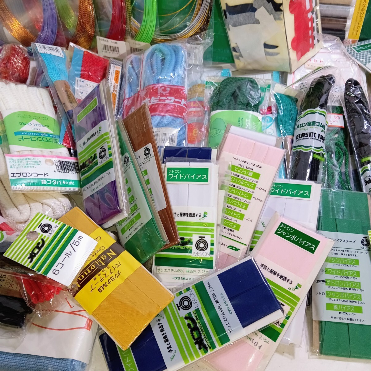 Yahoo!オークション - 【1円スタート】洋裁用具 まとめ 78点 糸 紐 和...