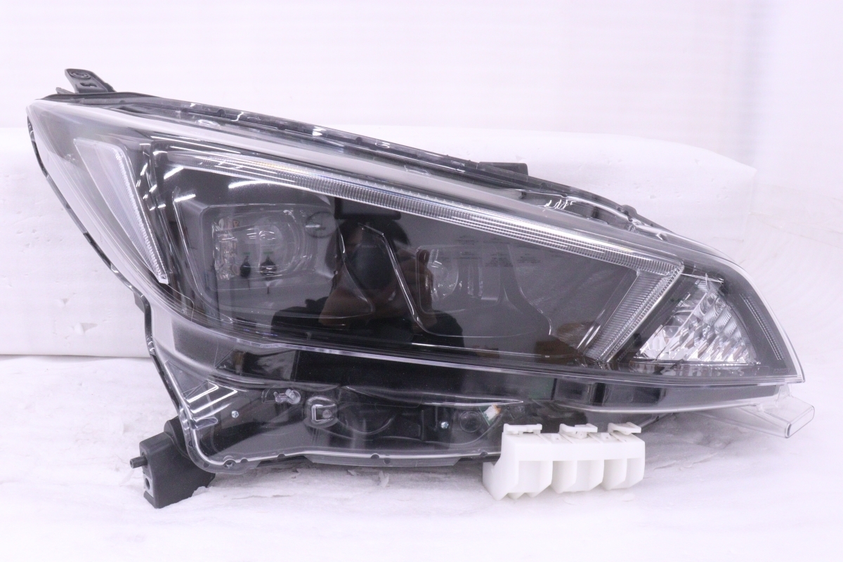 Yahoo!オークション - 50-2944 美品 後期 LED ZE1 リーフ 右ヘッドライ...