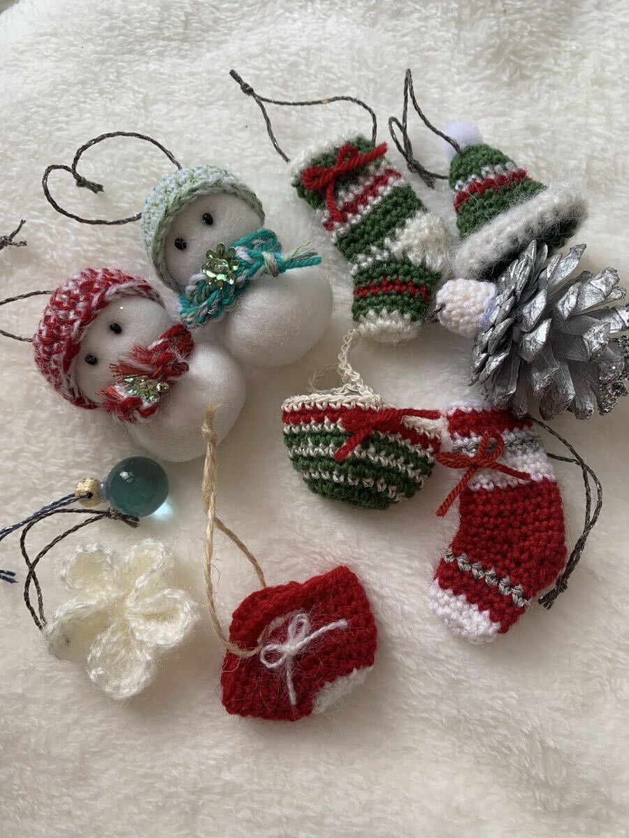 Yahoo!オークション - 赤と緑が可愛い 小さなクリスマス 北欧風 ハンド...