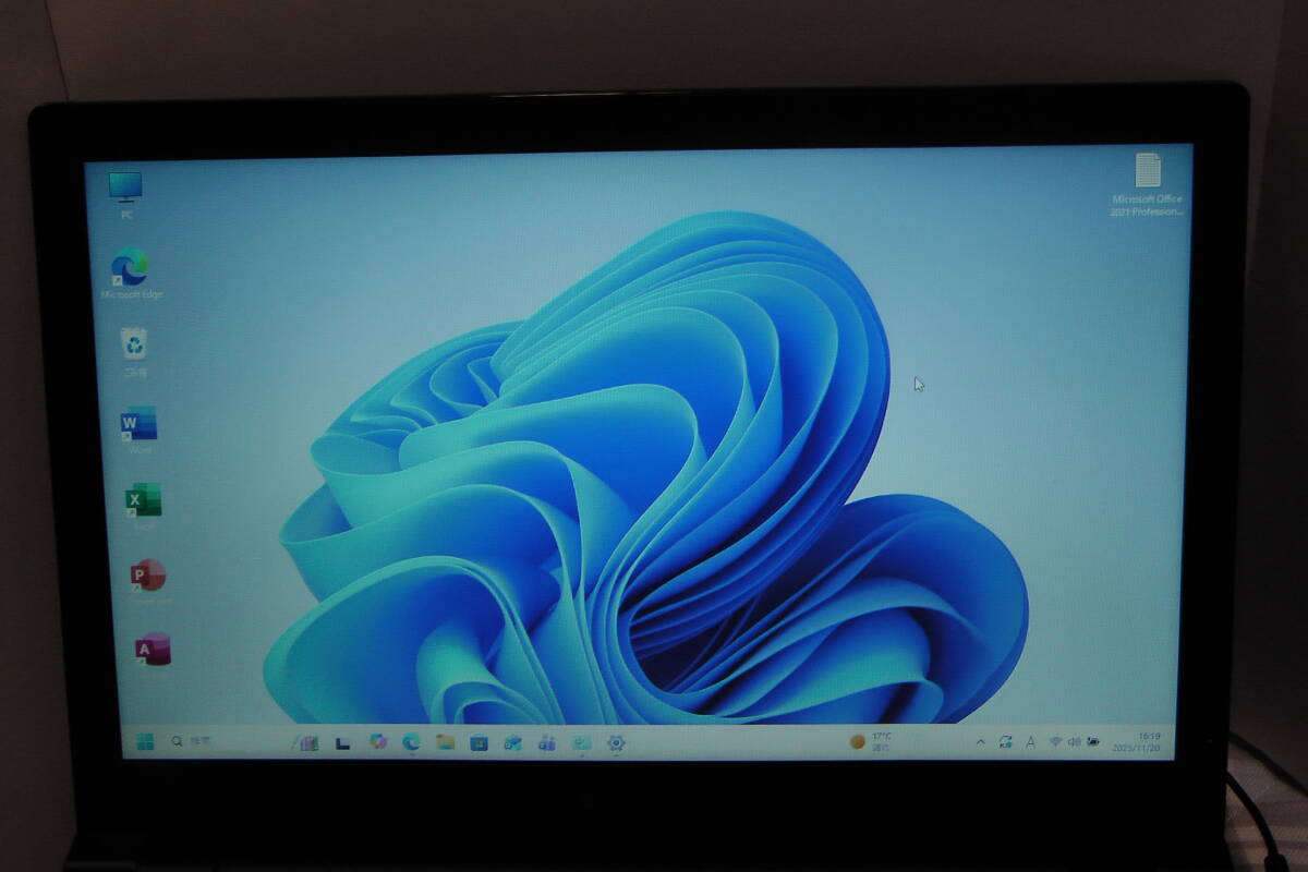 Yahoo!オークション - 極美品 高速ハイスペック 新品SSD1TB Dynabook B...