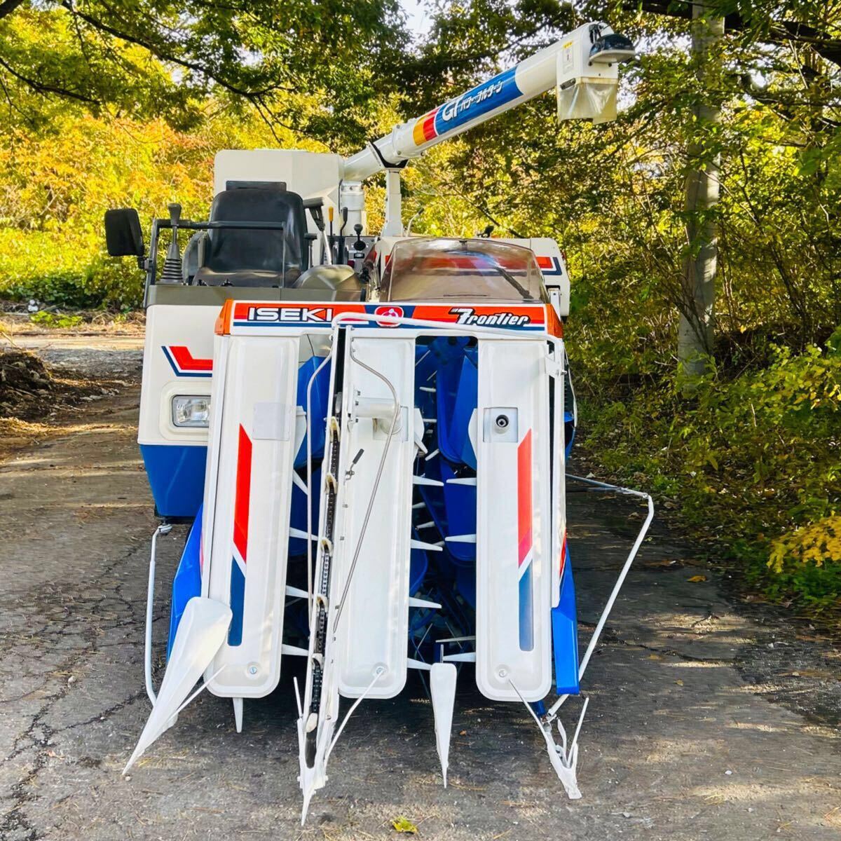 Yahoo!オークション - イセキ コンバイン HF 322 G 3条刈 23馬力 416...