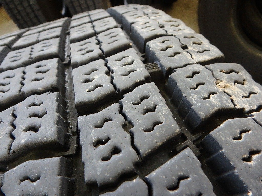 Yahoo!オークション - N766 2024年製 送料無料【11R22.5 16PR】トーヨ...