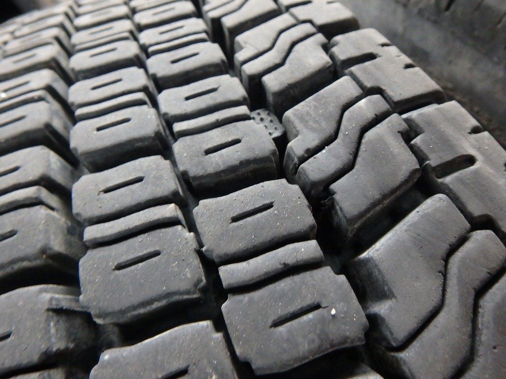 Yahoo!オークション - C117 バリ溝 送料無料【225/80R17.5 123/122】KR...