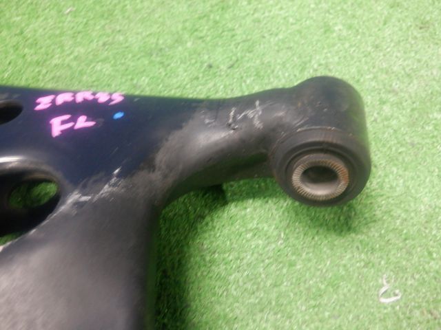 Yahoo!オークション - ノア DBA-ZRR85G X 後期 フロント左ロアアーム ...