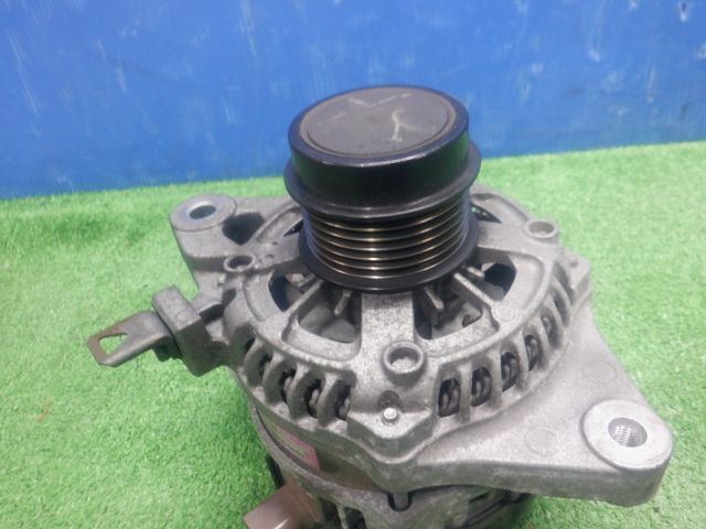 Yahoo!オークション - ノア DBA-ZRR85G X 後期 オルタネーター 27060-...