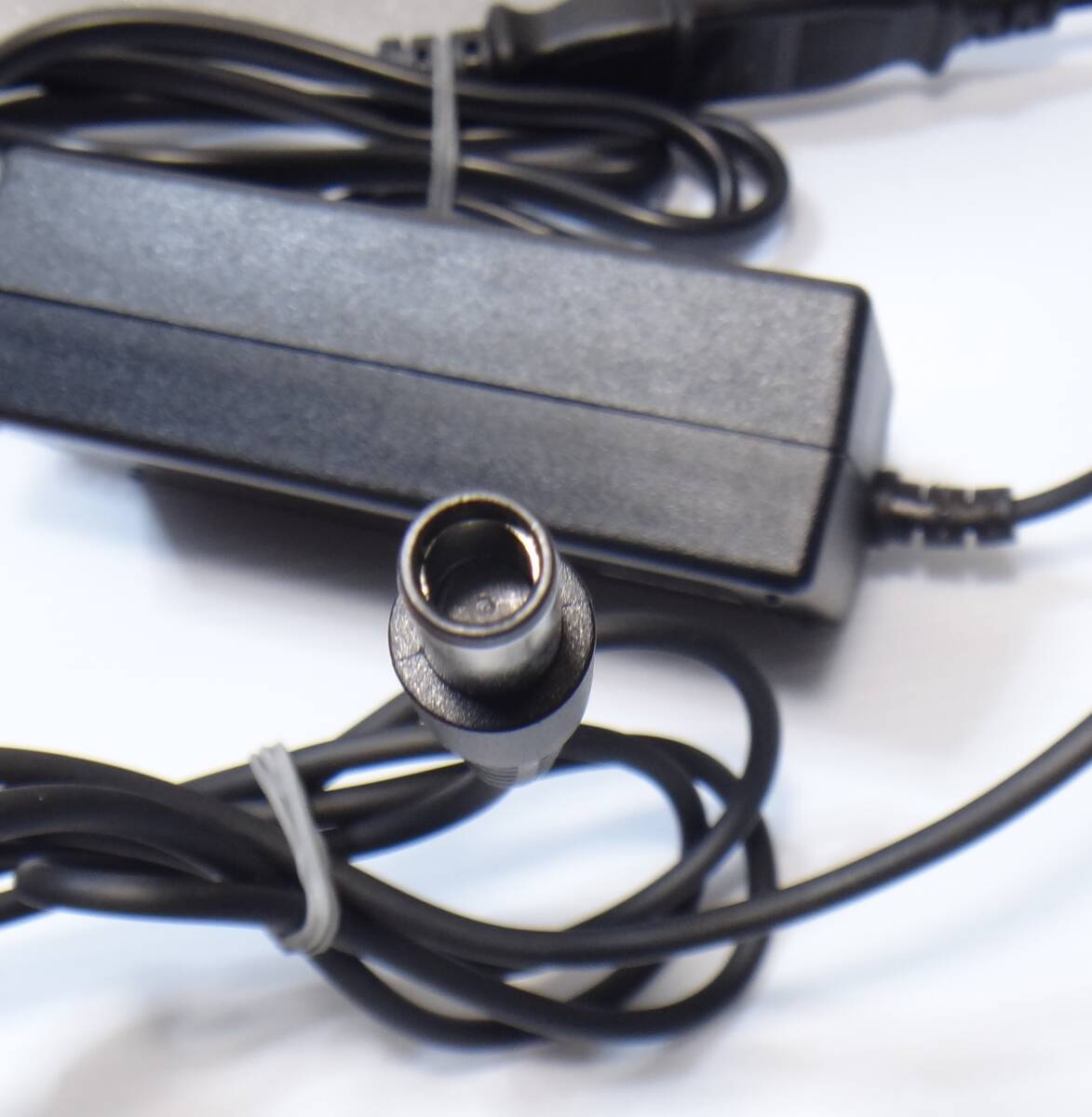 Yahoo!オークション - 出力ok NTTドコモ 純正 ACアダプター H1 シャー...