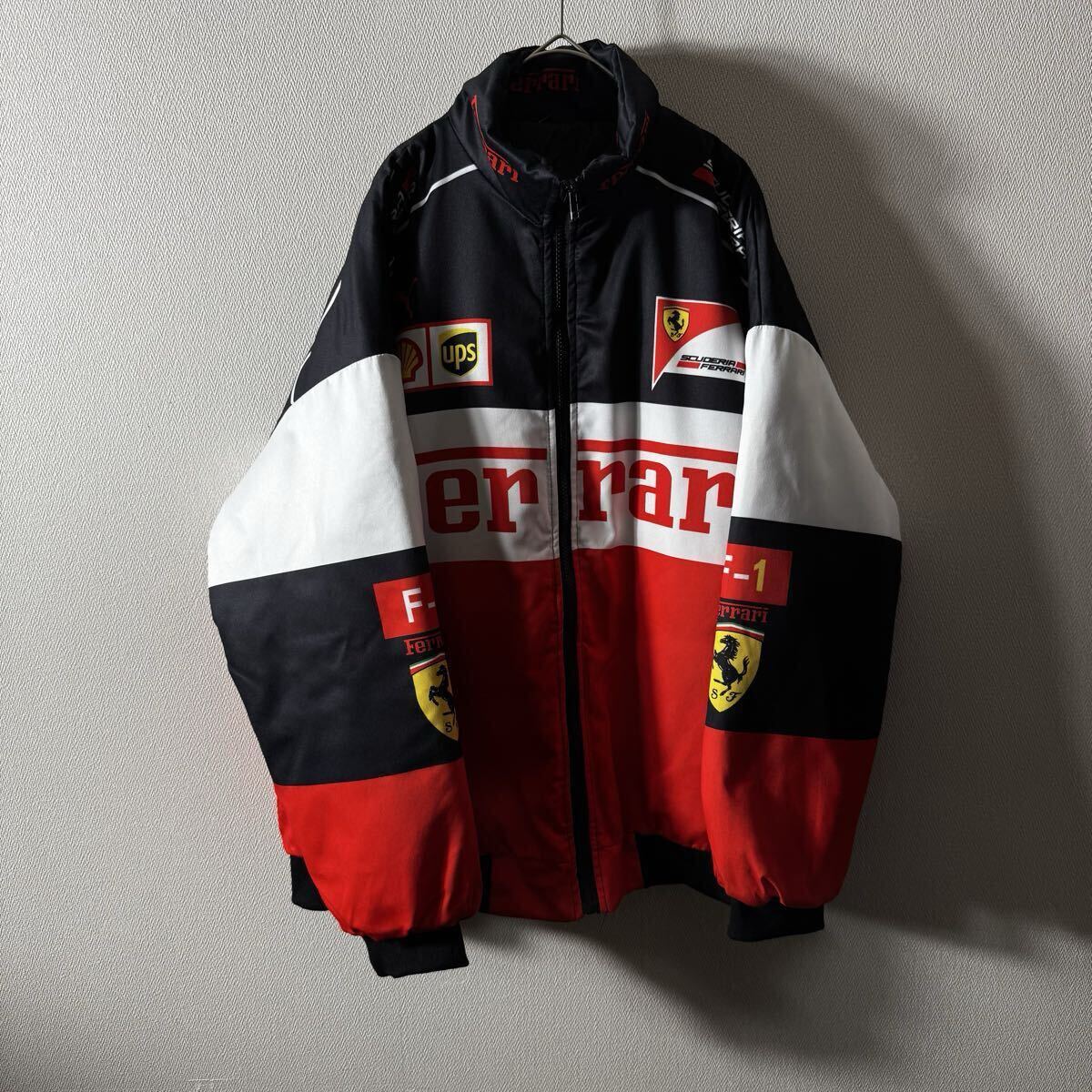 Yahoo!オークション - Ferrari フェラーリ レーシングジャケット 上着 ...