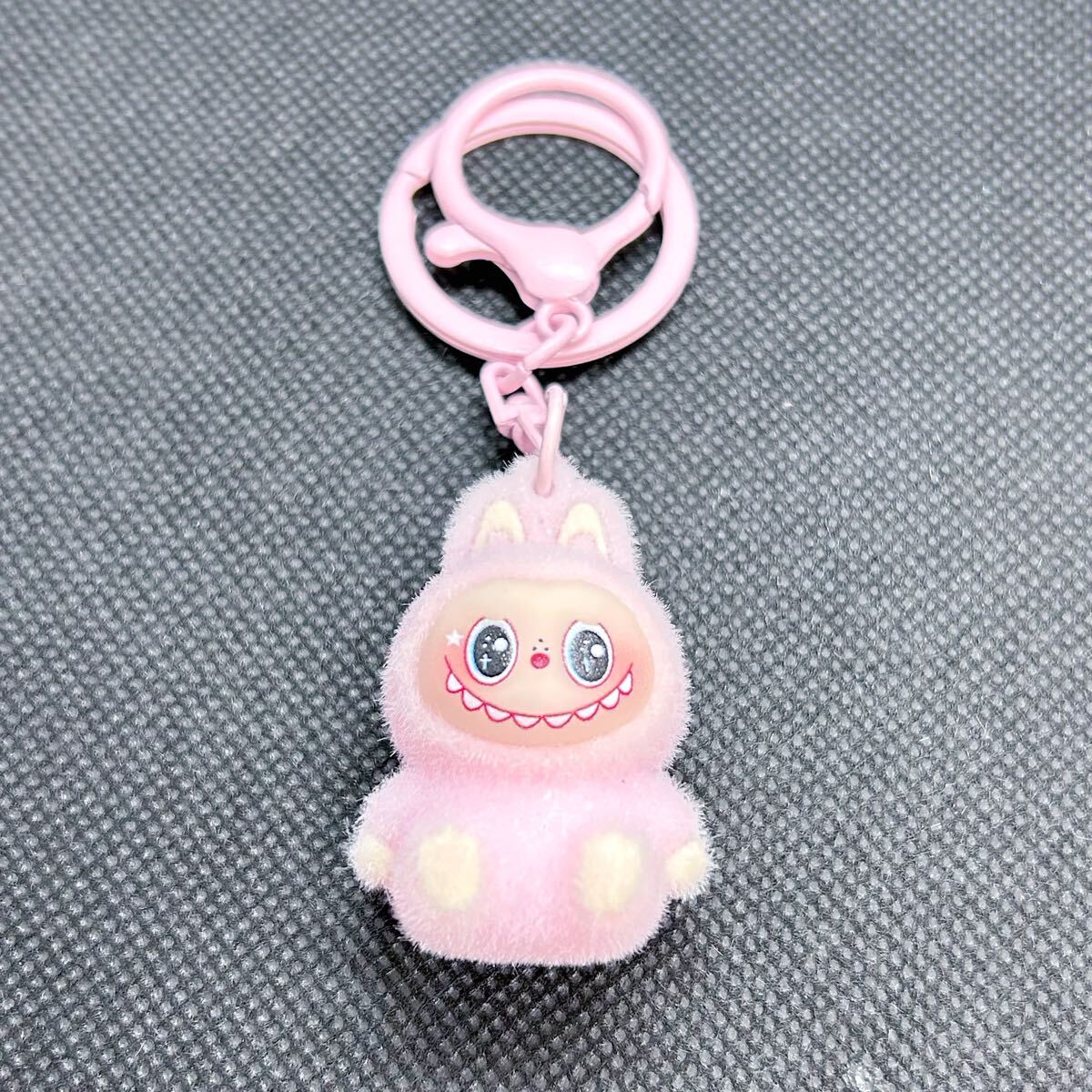 Yahoo!オークション - LABUBUラブブぬいぐるみキーホルダー マスコット...