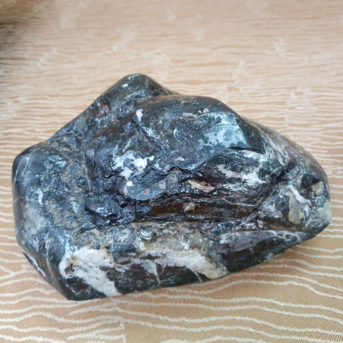 Yahoo!オークション - 【菊花石 鑑賞石 台座付】約1590g 約15×12.5×7...