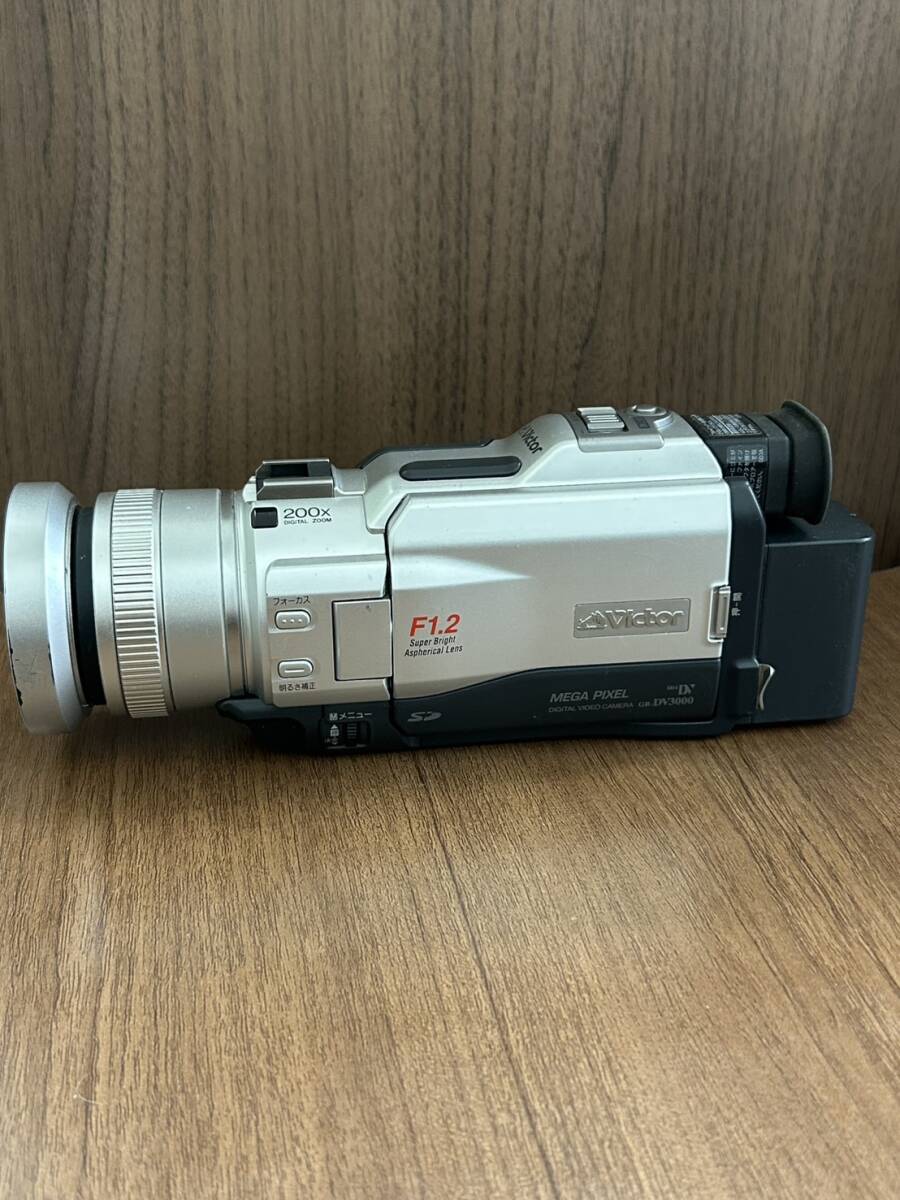 Yahoo!オークション - 【C】 1円スタート Victor ビデオカメラ PV3000 ...