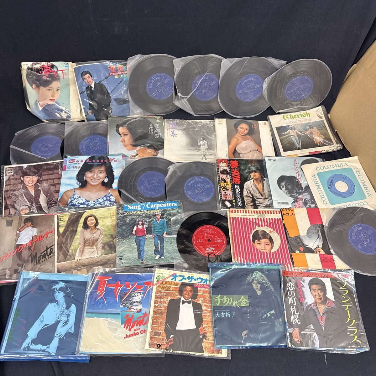 Yahoo!オークション - 中古 レコード 大量まとめ売り 約28.6kg アリス...