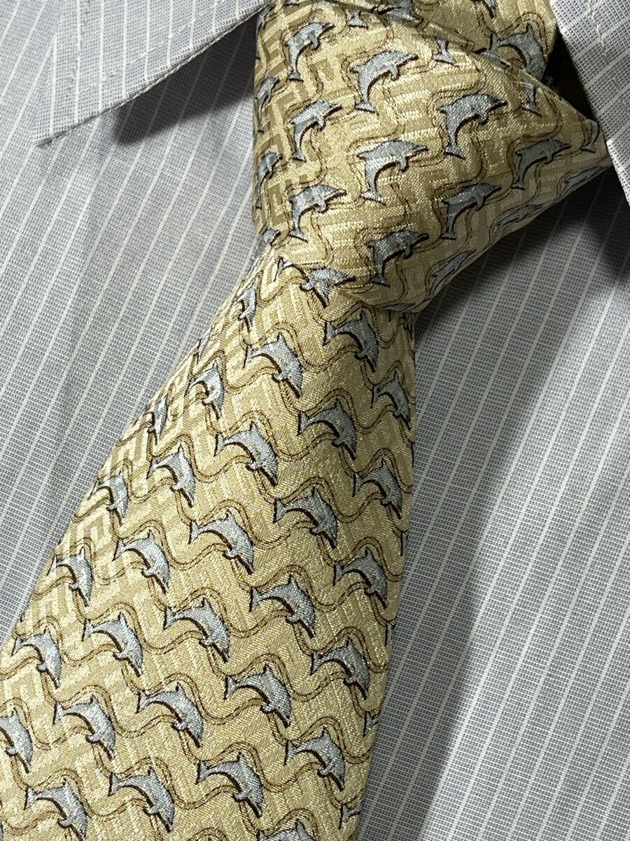 Yahoo!オークション - ほぼ未使用 ″GIVENCHY″ ジバンシィ イルカ ブ...