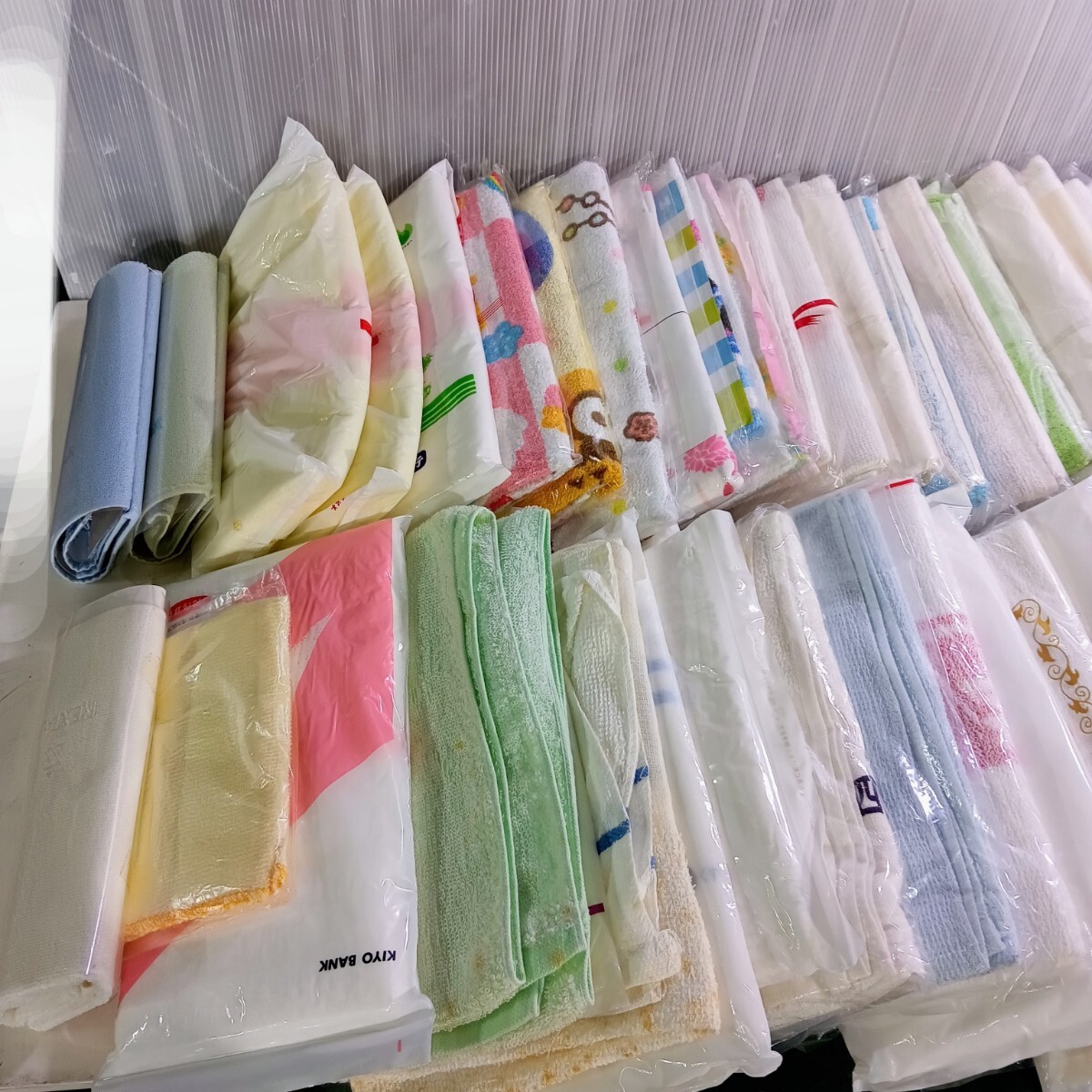 Yahoo!オークション - 【1円スタート】 粗品タオル まとめ フェイスタ...