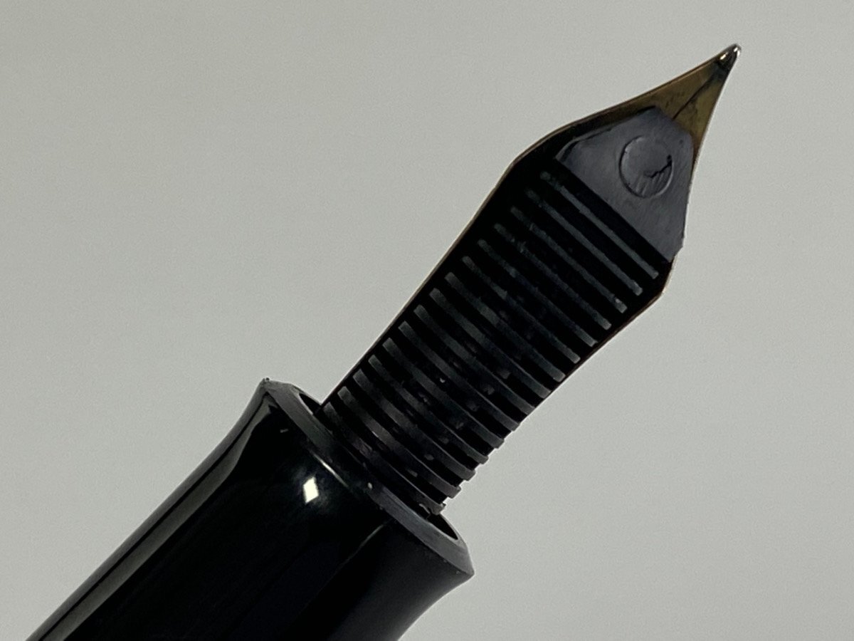 Yahoo!オークション - 1000円～【R】 万年筆 ペリカン 14C-585 F グリ...