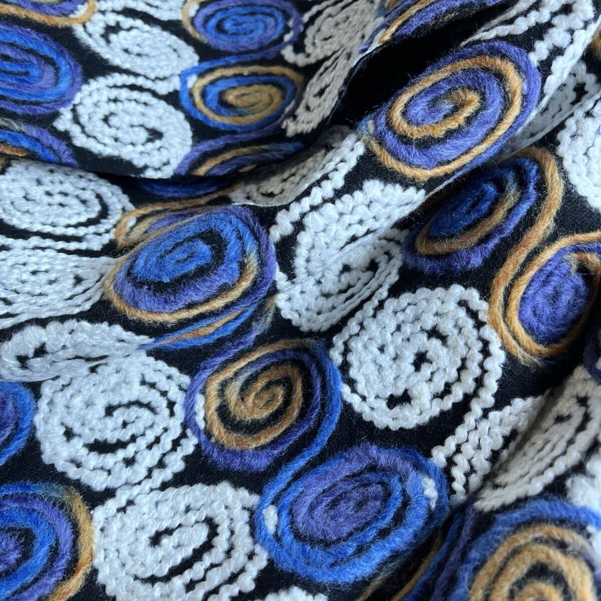 Yahoo!オークション - フリース カラフル毛糸刺繍生地 北欧風 青系 幅1...